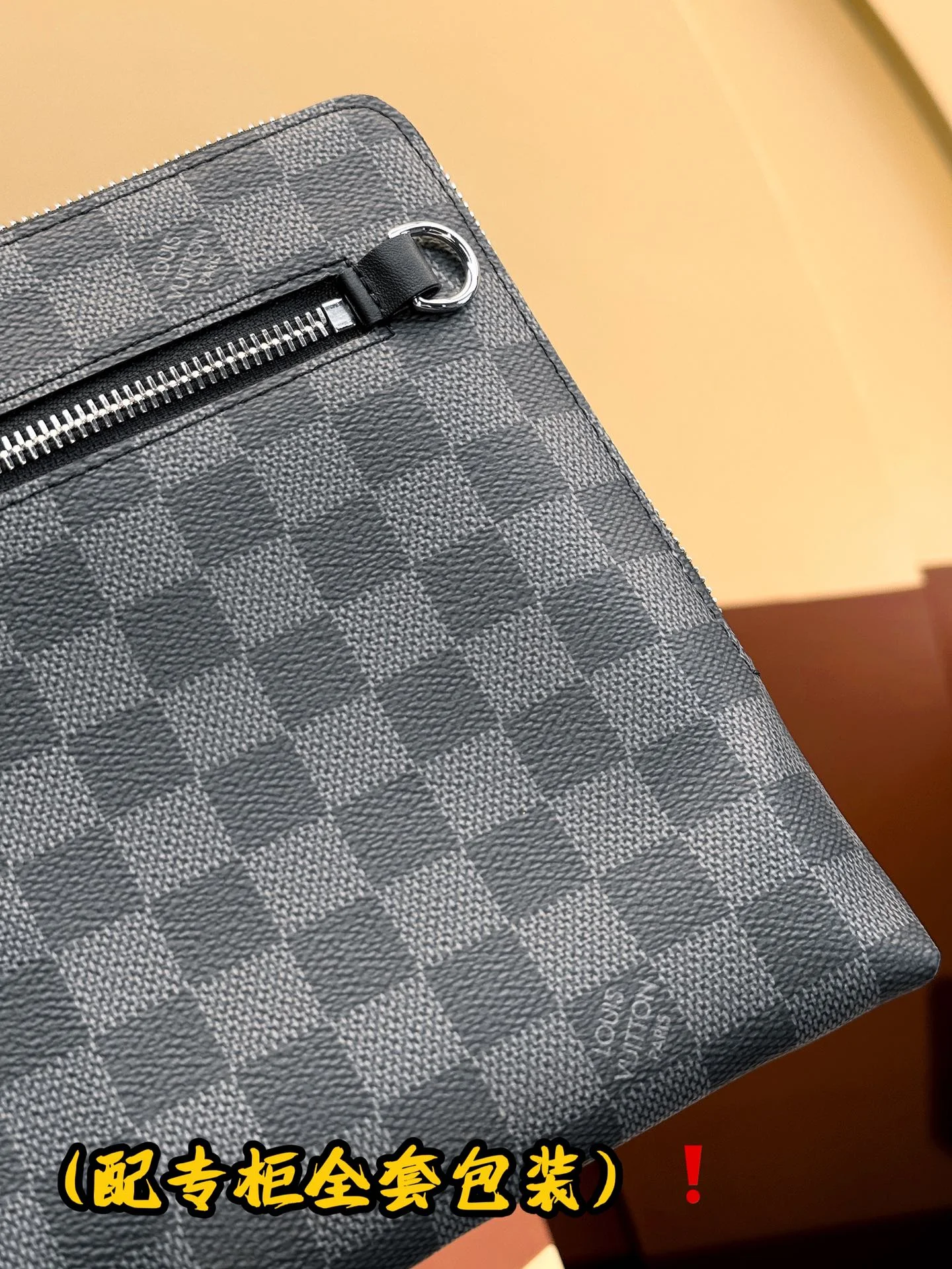 Top match Louis Vuitton Clutch Bags