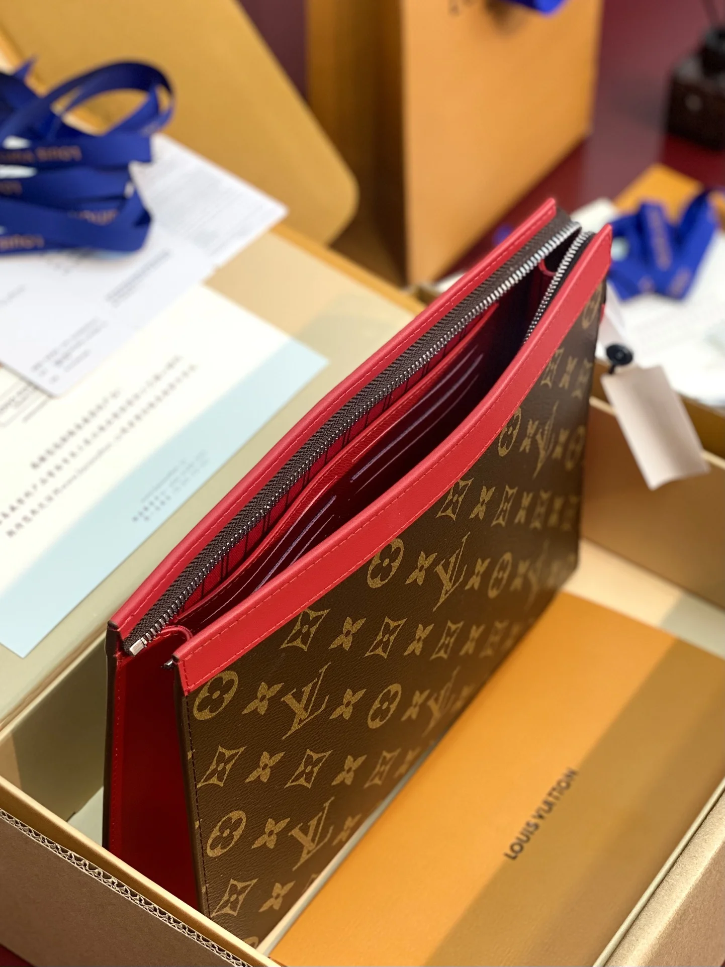 Bargain Louis Vuitton Clutch Bags