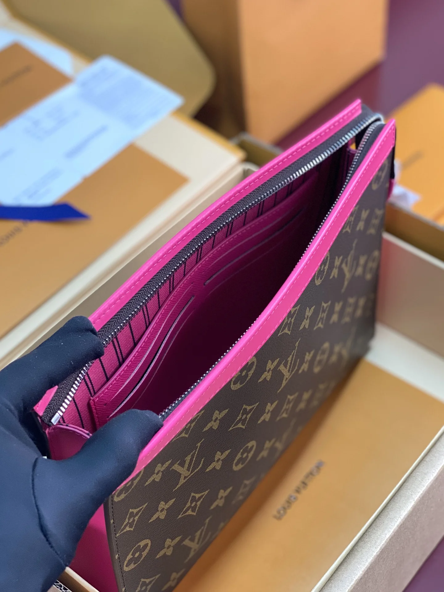 1:1 copy Louis Vuitton Clutch Bags