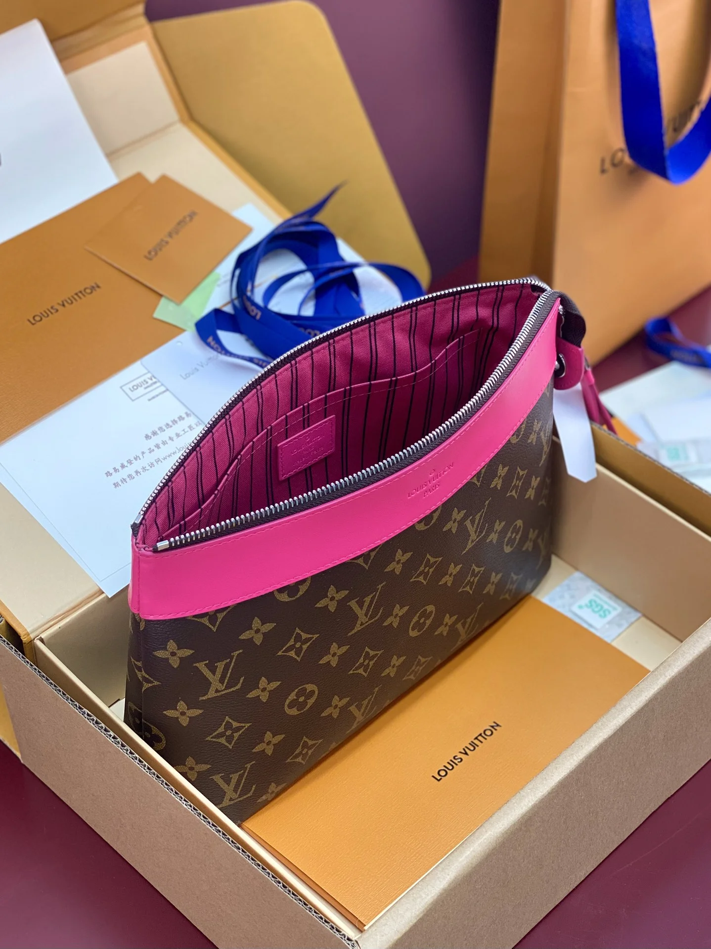 Factory-made Louis Vuitton Clutch Bags