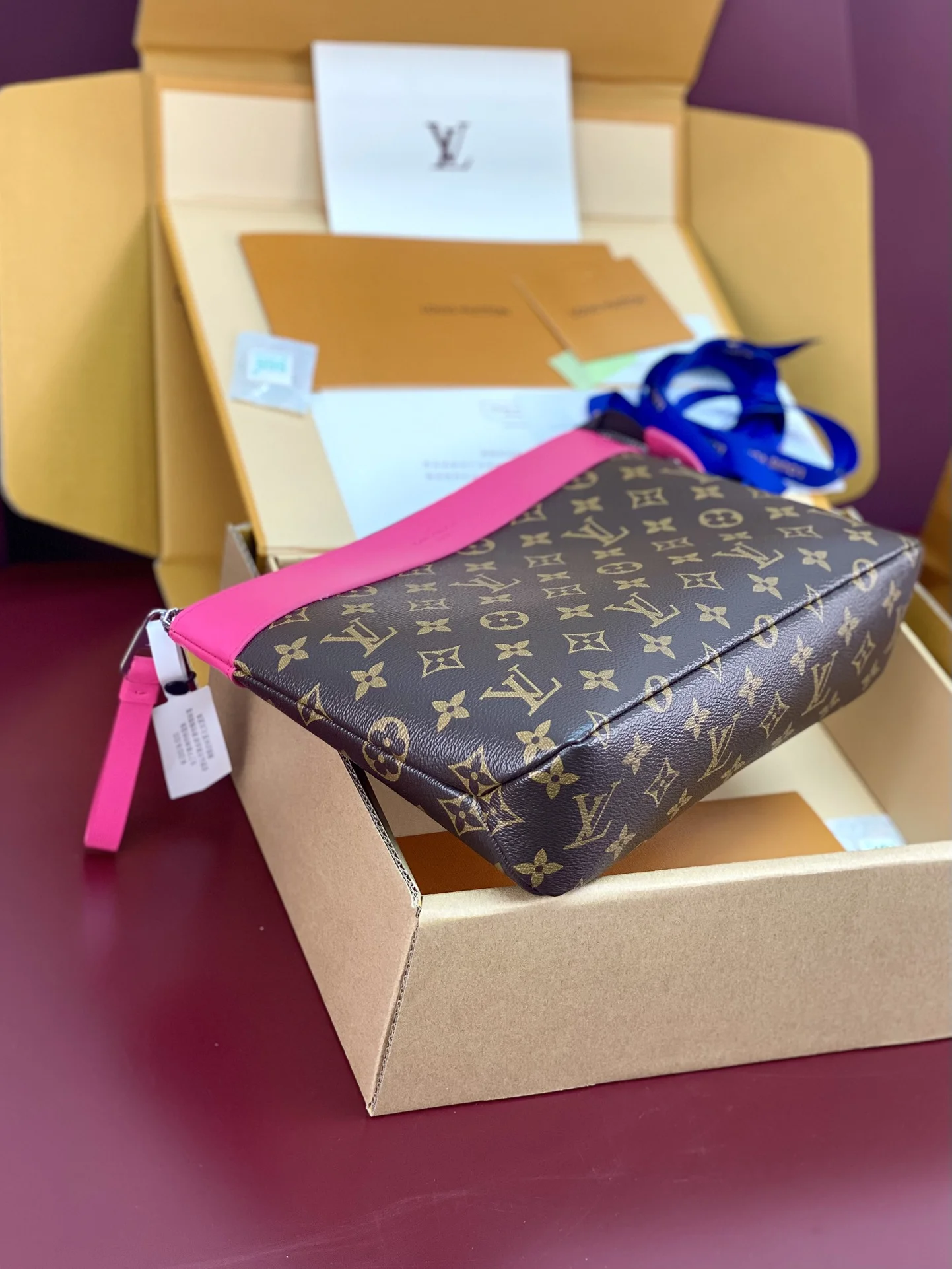 Factory-made Louis Vuitton Clutch Bags