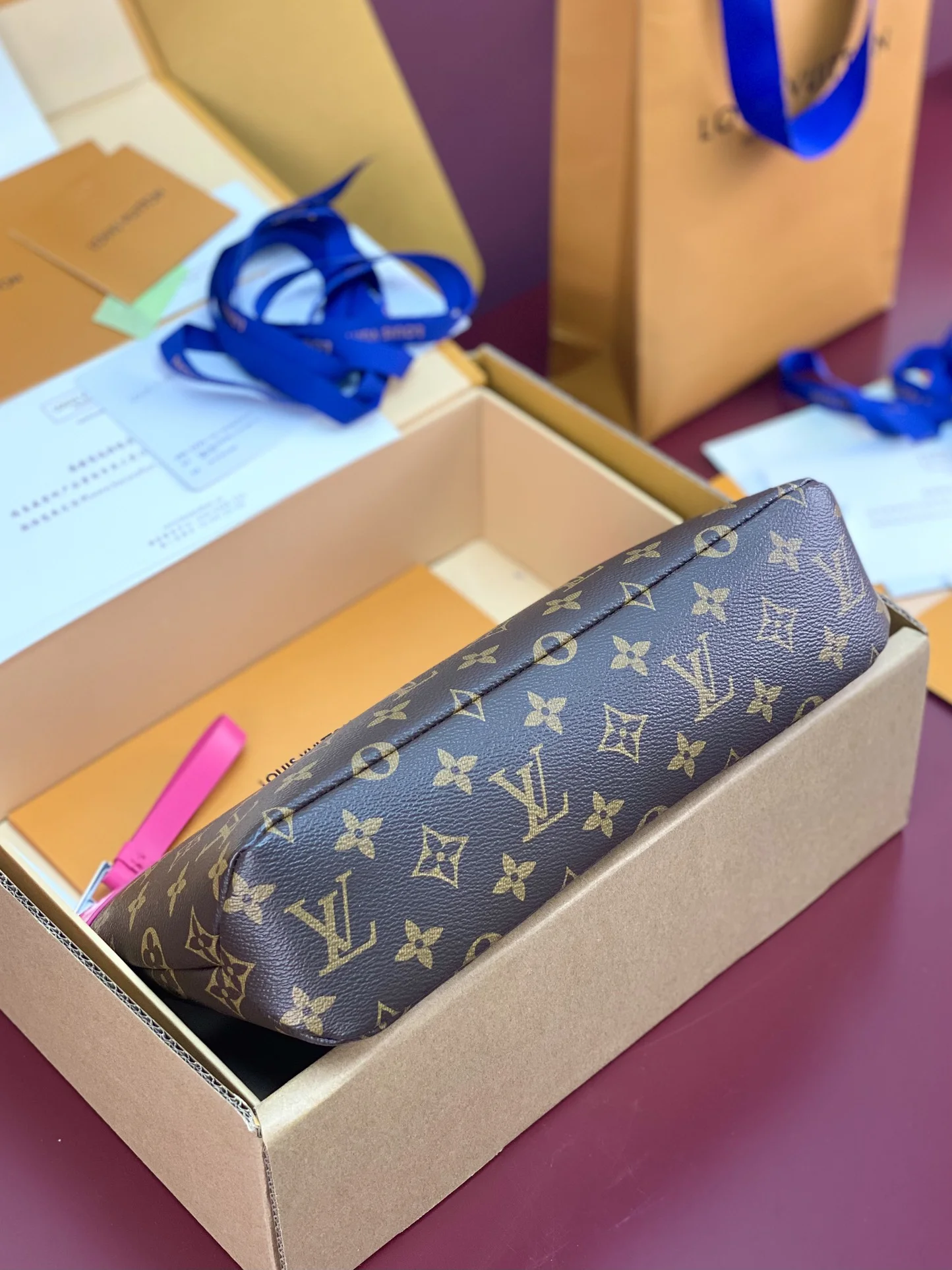 Factory-made Louis Vuitton Clutch Bags