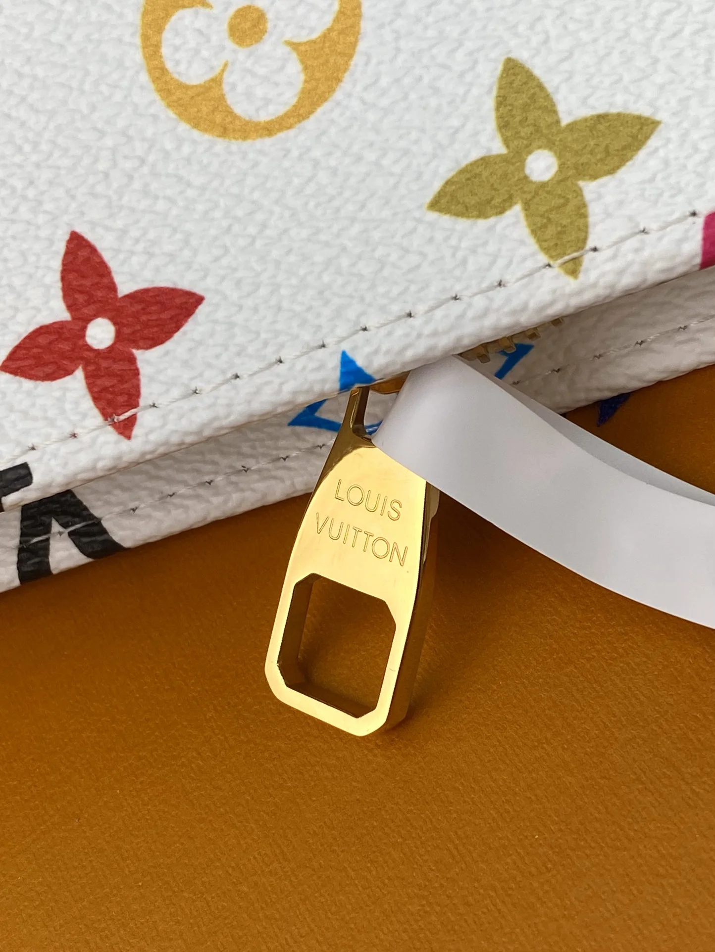 Discounted Louis Vuitton Clutch Bags