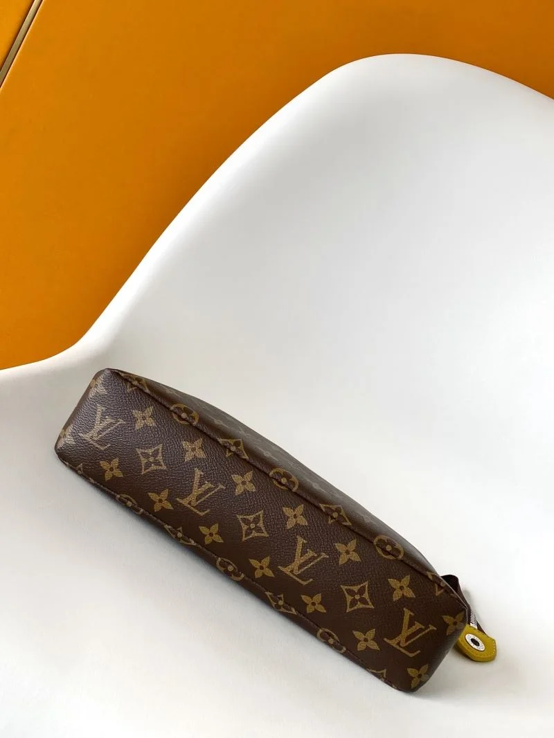 Mirror quality Louis Vuitton Clutch Bags