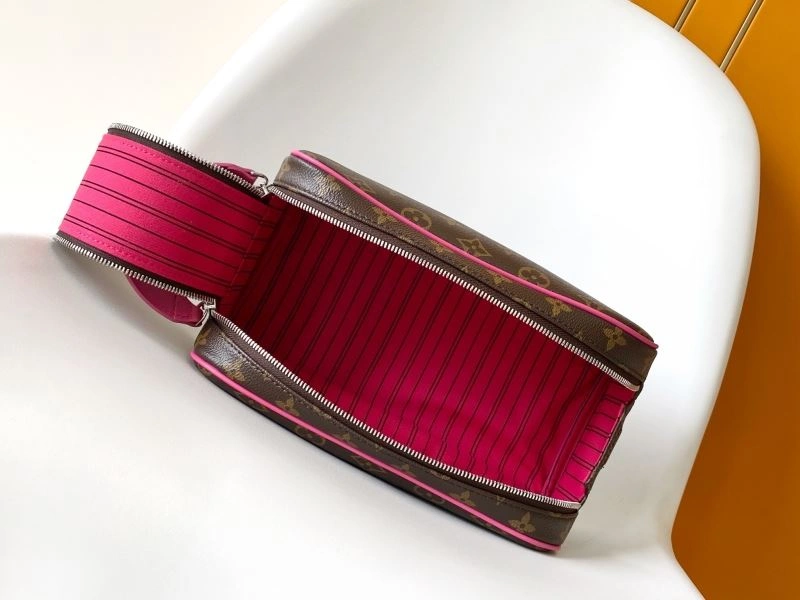 High fidelity Louis Vuitton Cosmetic Bags