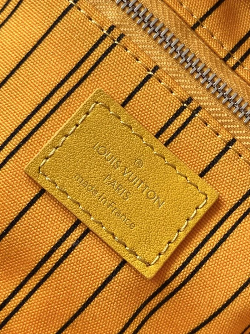 Top mirror Louis Vuitton Cosmetic Bags