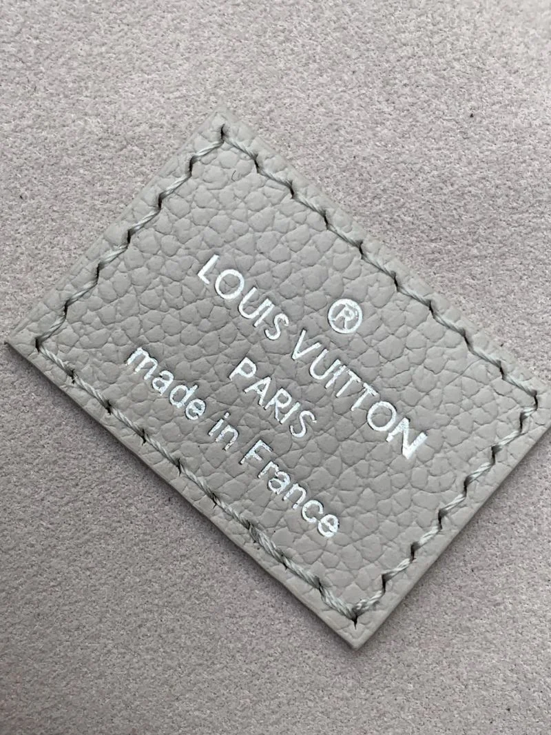 High fidelity Louis Vuitton Cosmetic Bags