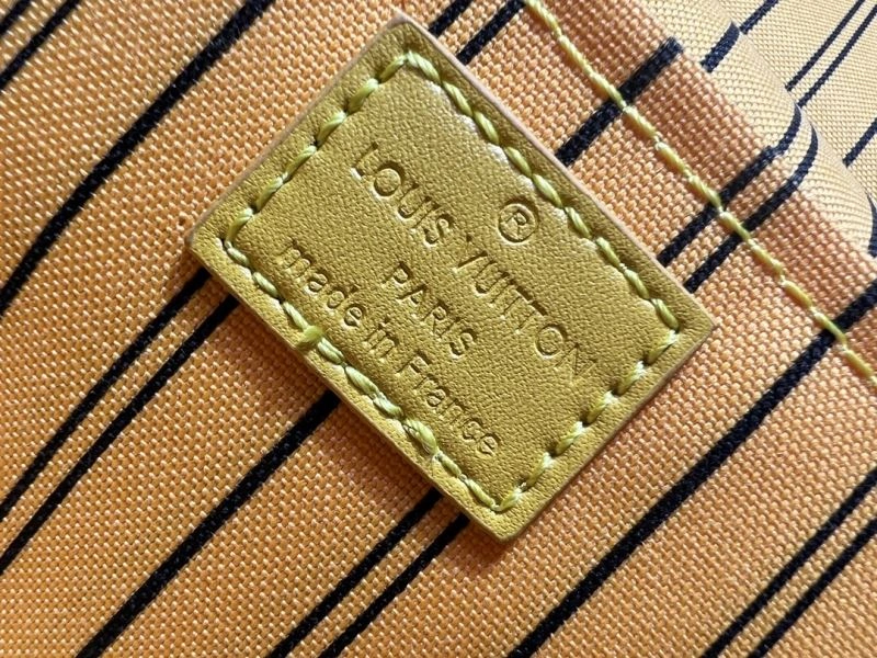 Official Louis Vuitton Cosmetic Bags