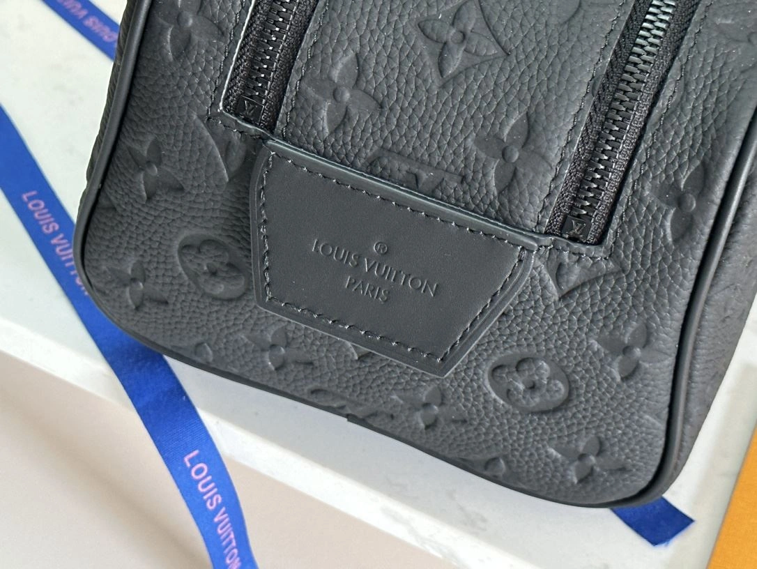 Low-cost Louis Vuitton Cosmetic Bags