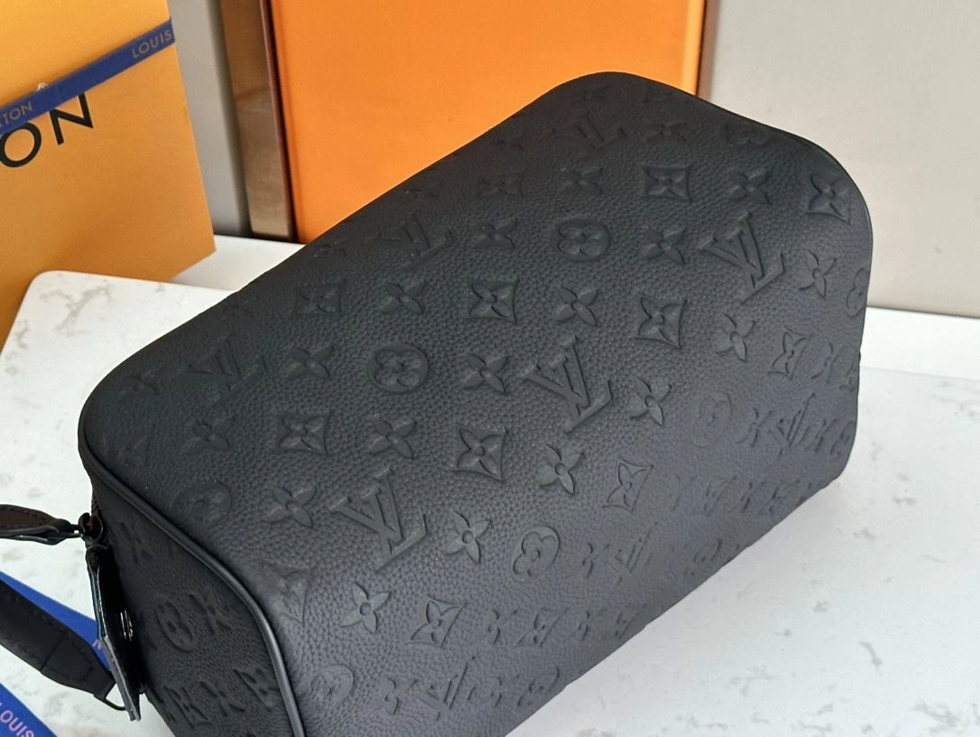 Low-cost Louis Vuitton Cosmetic Bags