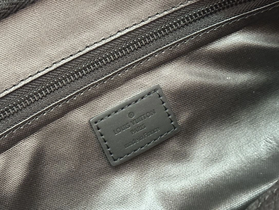 Low-cost Louis Vuitton Cosmetic Bags