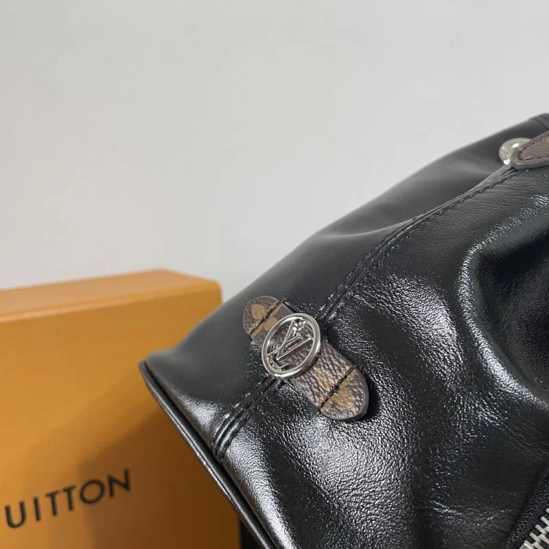 Top mirror Louis Vuitton Cosmetic Bags