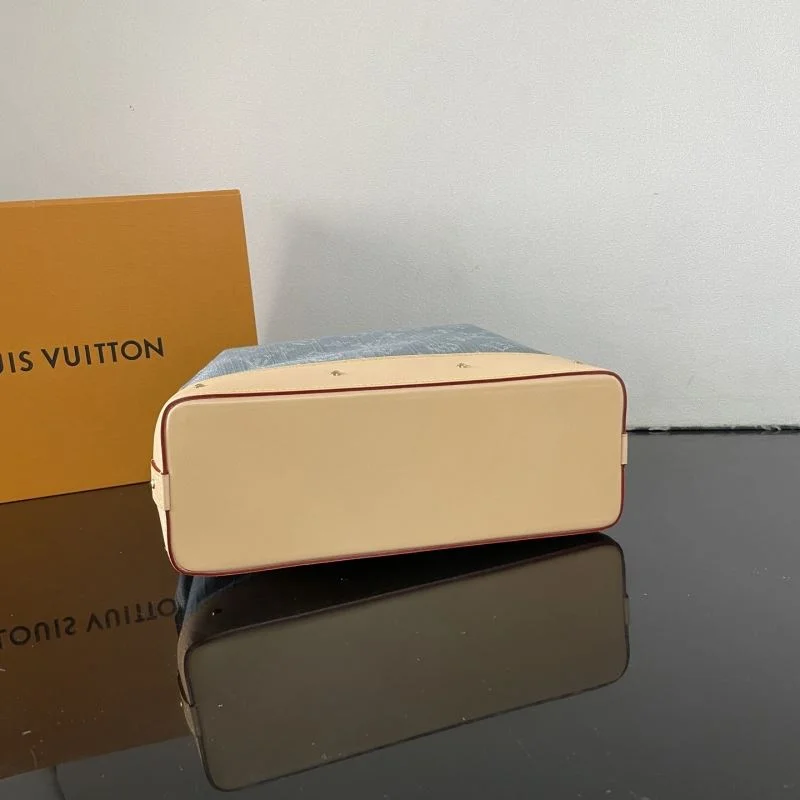 Mirror quality Louis Vuitton Cosmetic Bags