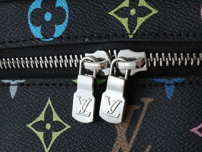 High fidelity Louis Vuitton Cosmetic Bags