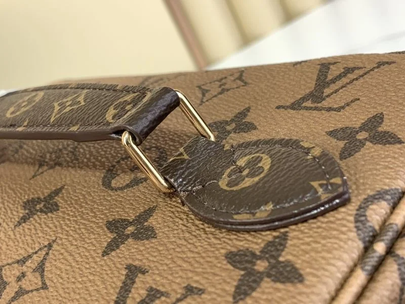 Low-cost Louis Vuitton Cosmetic Bags