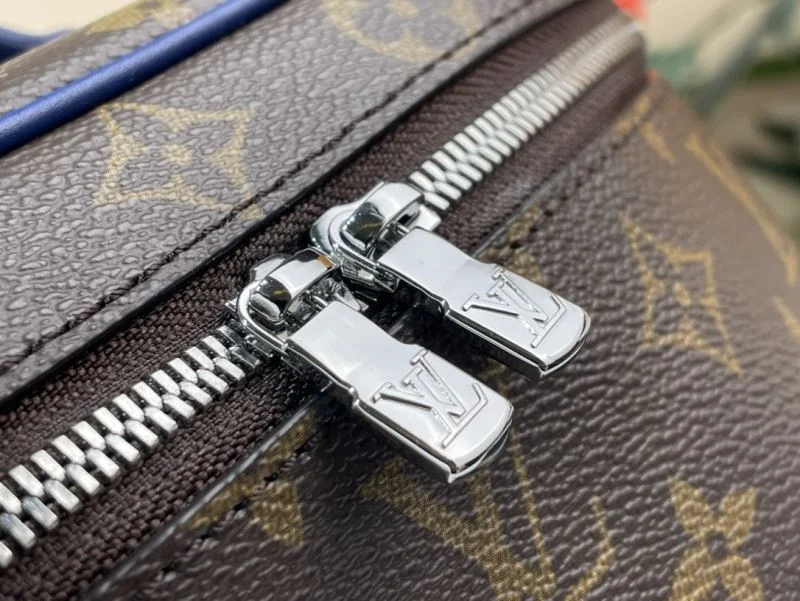 Accurate model Louis Vuitton Cosmetic Bags