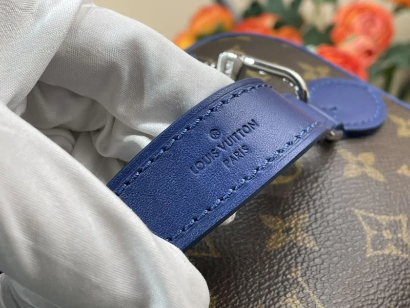 Accurate model Louis Vuitton Cosmetic Bags