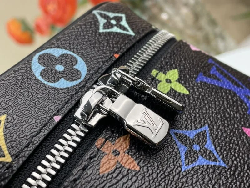 Low-cost Louis Vuitton Cosmetic Bags