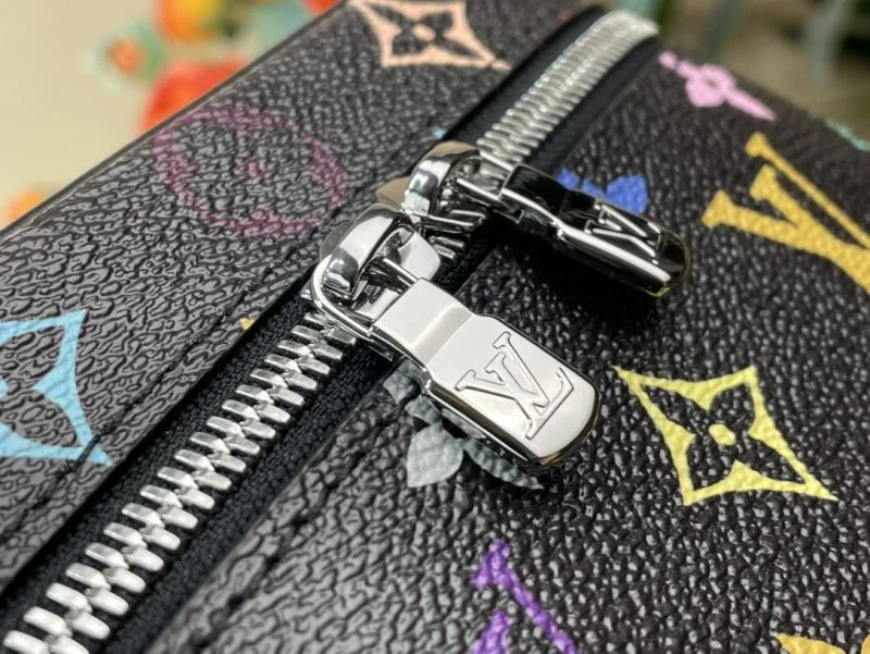 Top match Louis Vuitton Cosmetic Bags