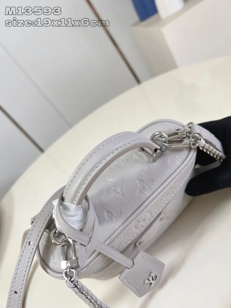 Top match Louis Vuitton Cosmetic Bags
