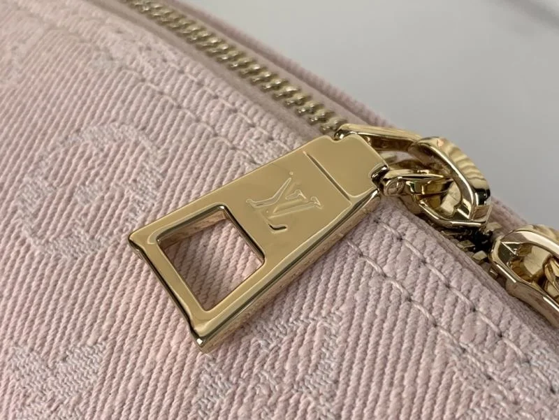 Accurate model Louis Vuitton Cosmetic Bags