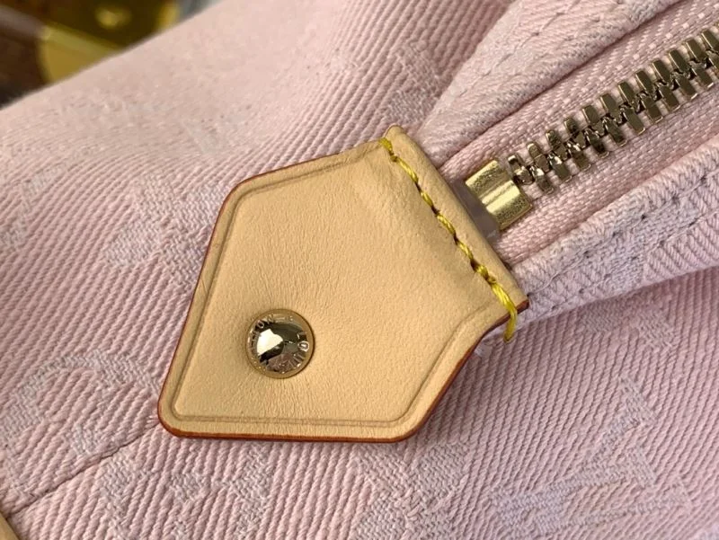 Accurate model Louis Vuitton Cosmetic Bags