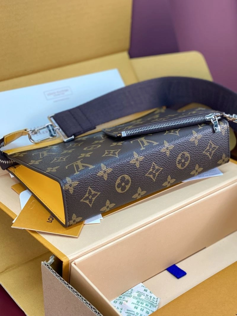 Top mirror Louis Vuitton Cosmetic Bags