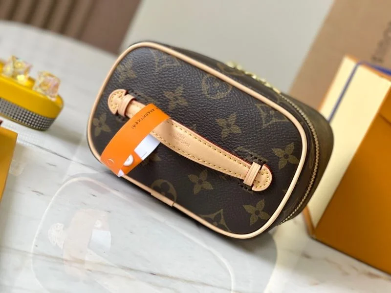 Top mirror Louis Vuitton Cosmetic Bags