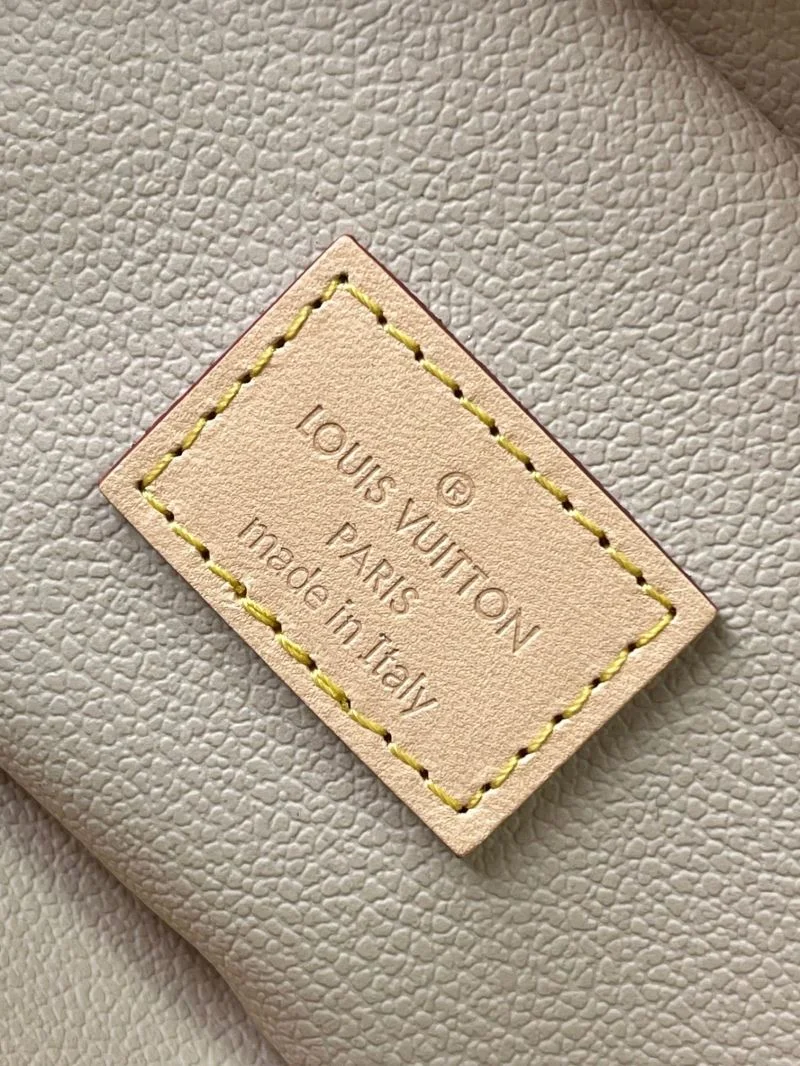 Top mirror Louis Vuitton Cosmetic Bags