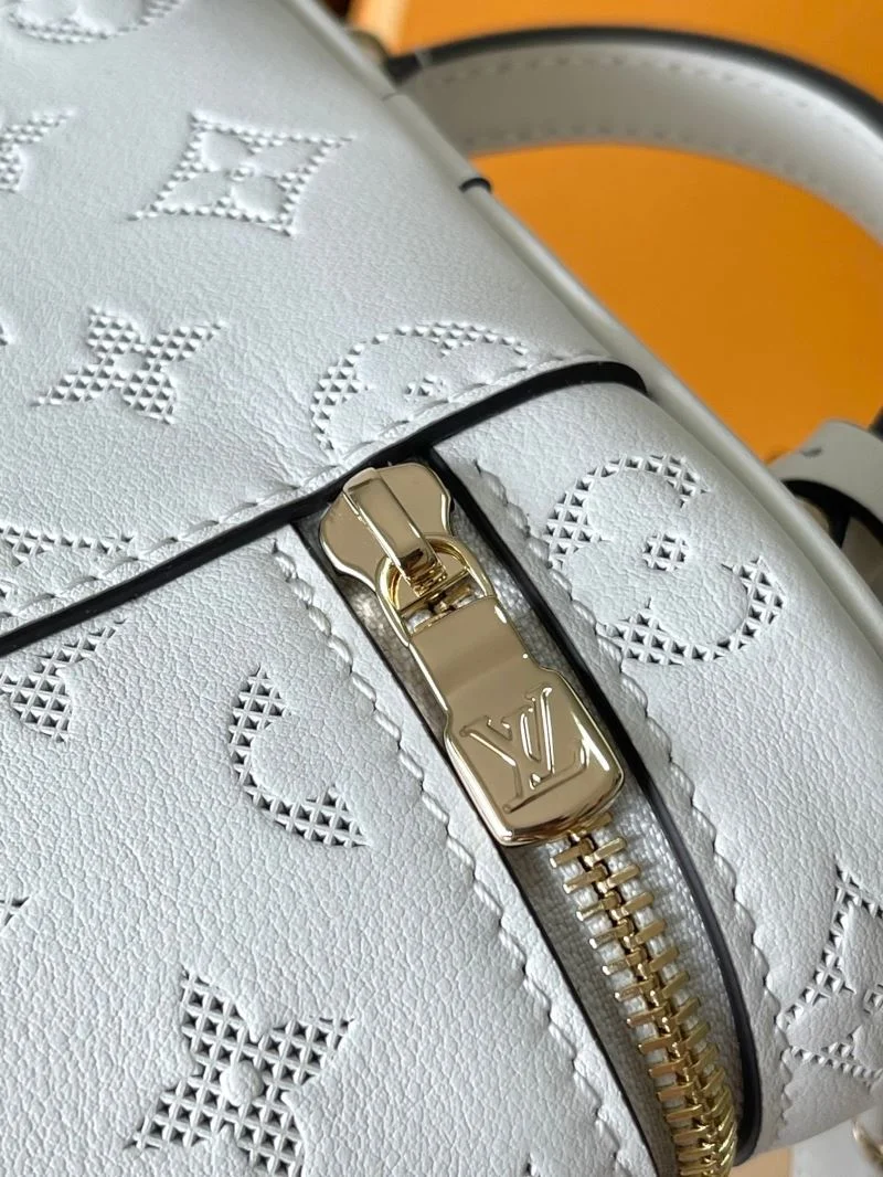Top match Louis Vuitton Cosmetic Bags