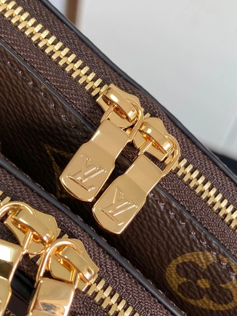 Top mirror Louis Vuitton Cosmetic Bags