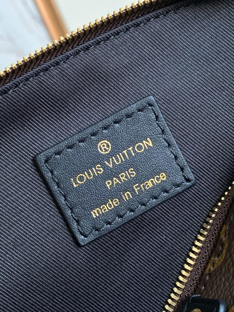 Top mirror Louis Vuitton Cosmetic Bags