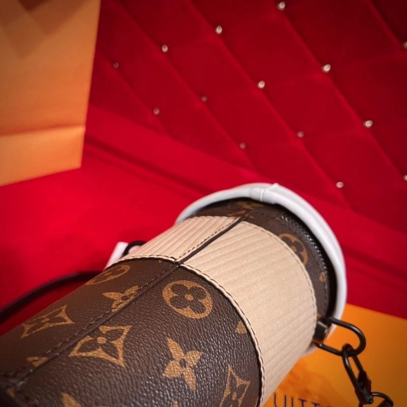 Mirror quality Louis Vuitton Cups