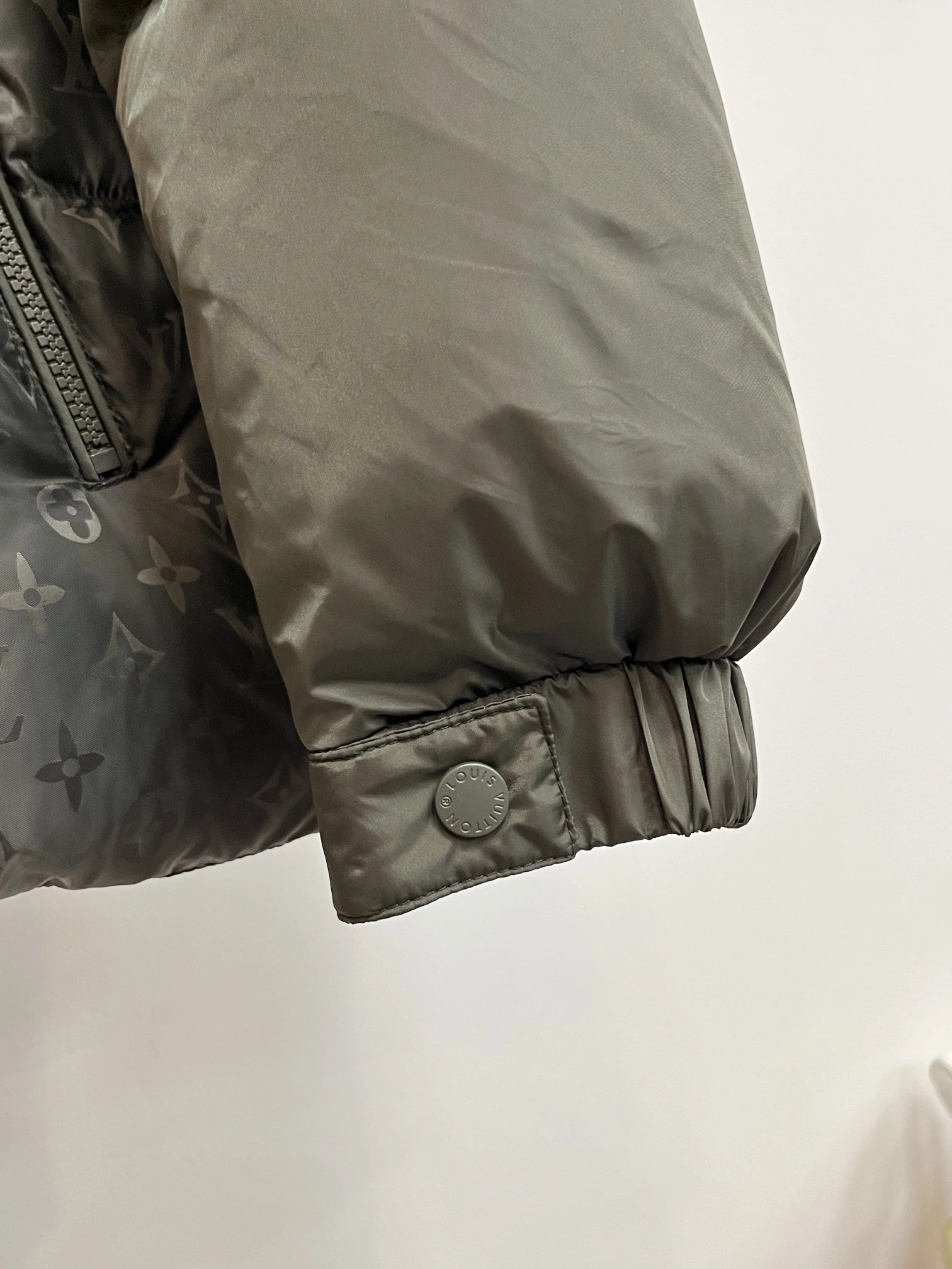 Bargain Louis Vuitton Down Jackets