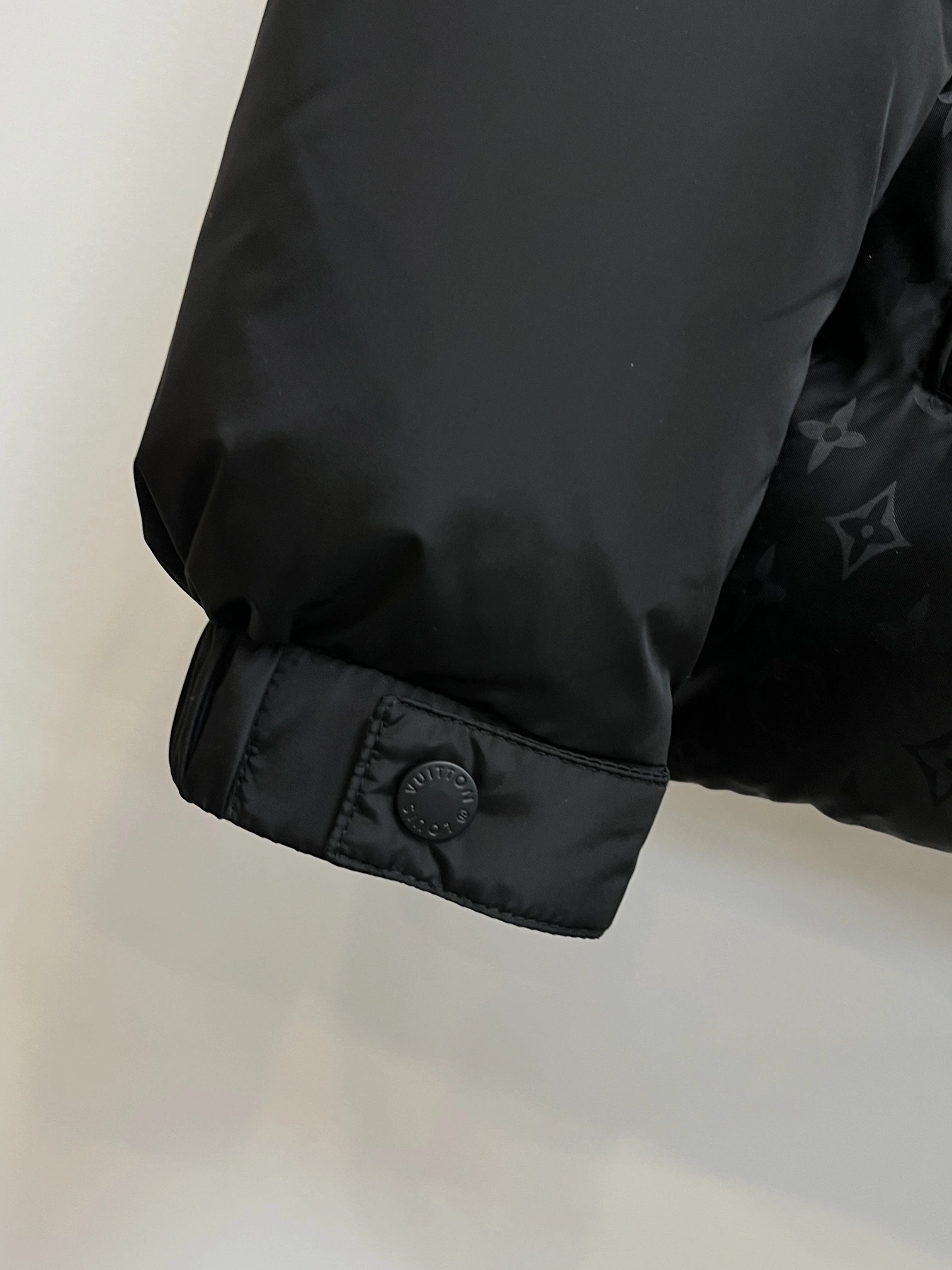 High fidelity Louis Vuitton Down Jackets