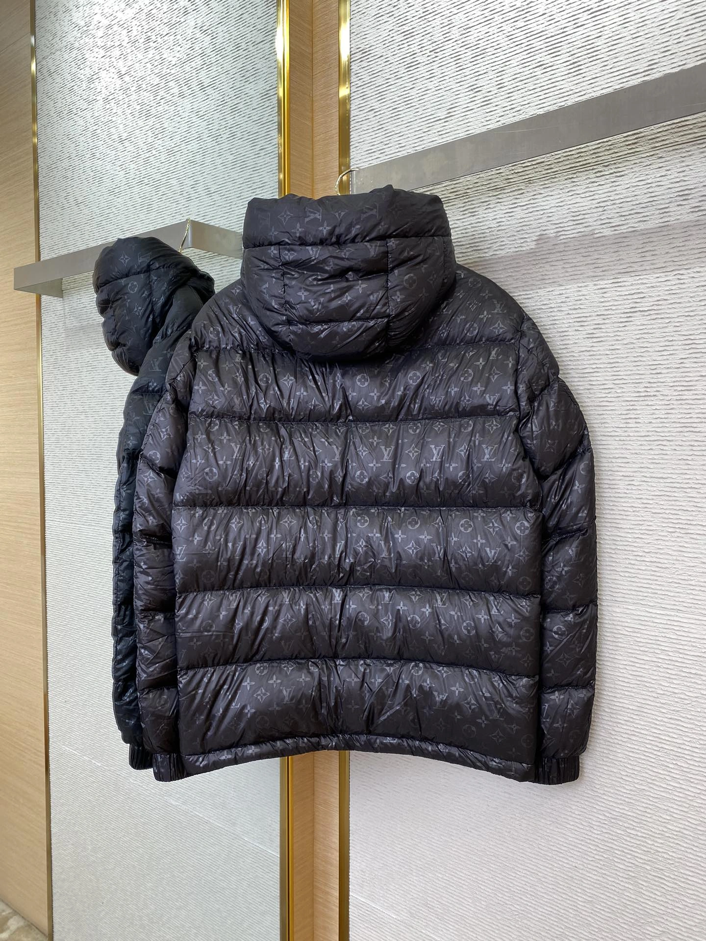 Exact replica Louis Vuitton Down Jackets