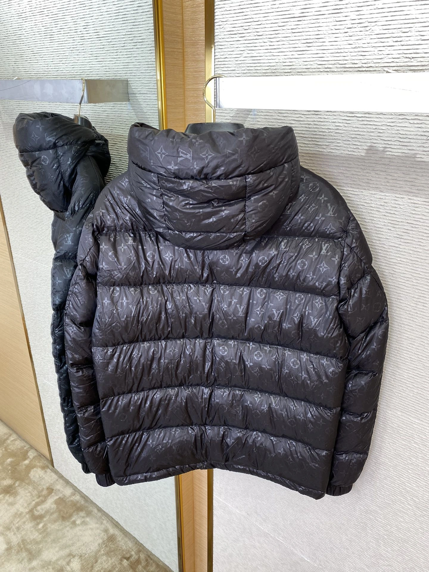 Exact replica Louis Vuitton Down Jackets