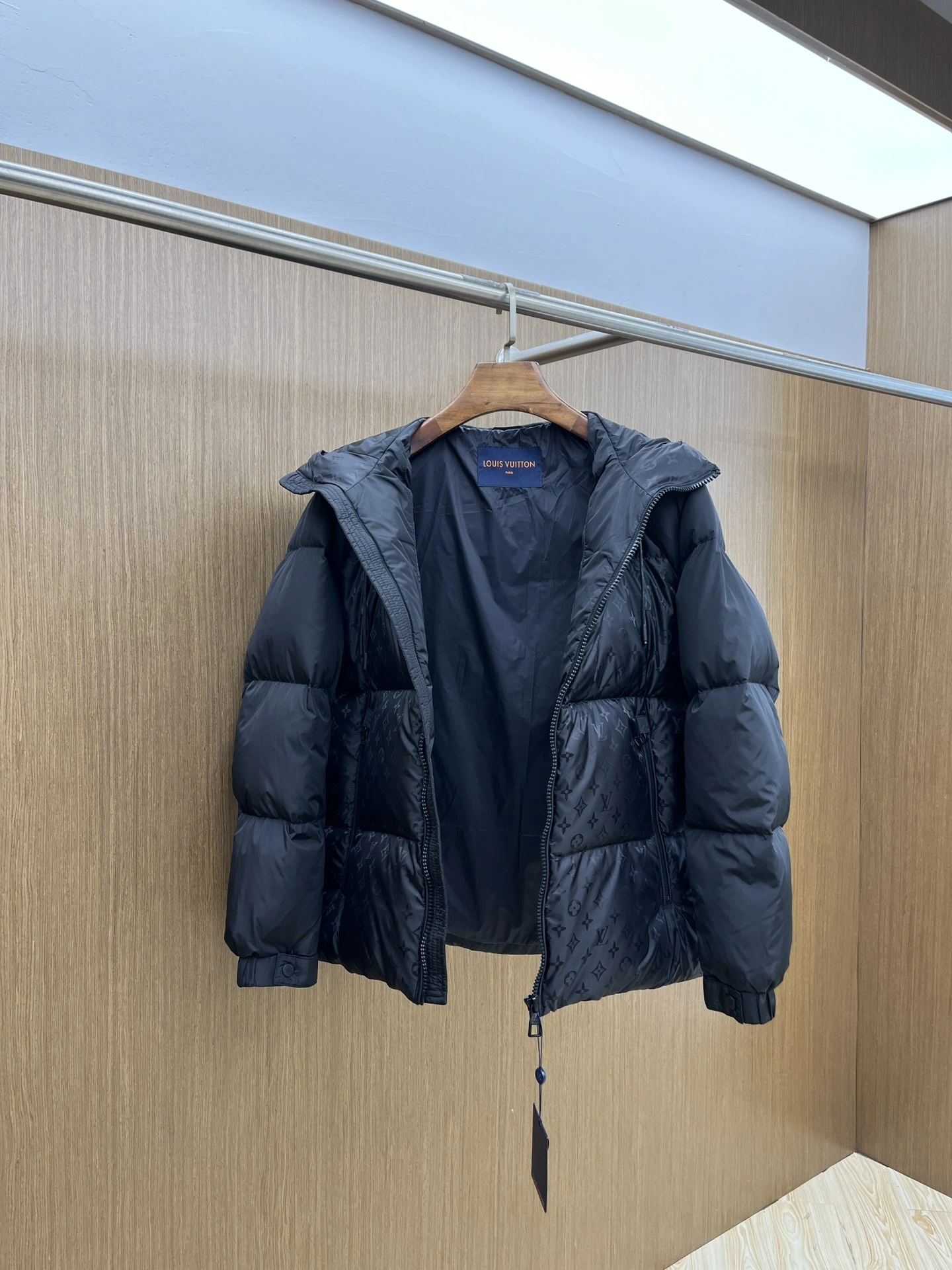 High accuracy Louis Vuitton Down Jackets