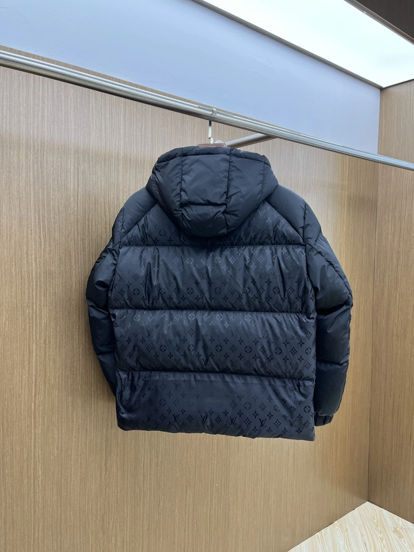 High accuracy Louis Vuitton Down Jackets