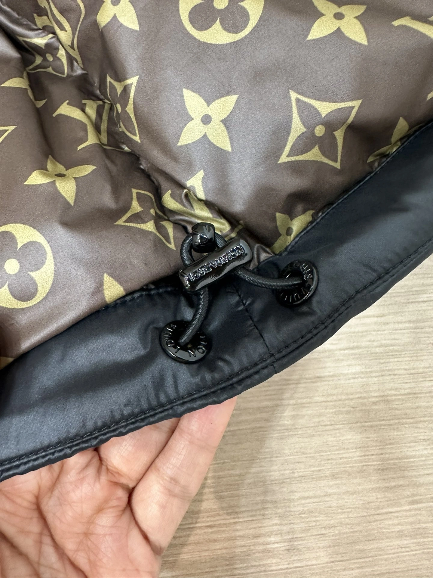 Exact replica Louis Vuitton Down Jackets