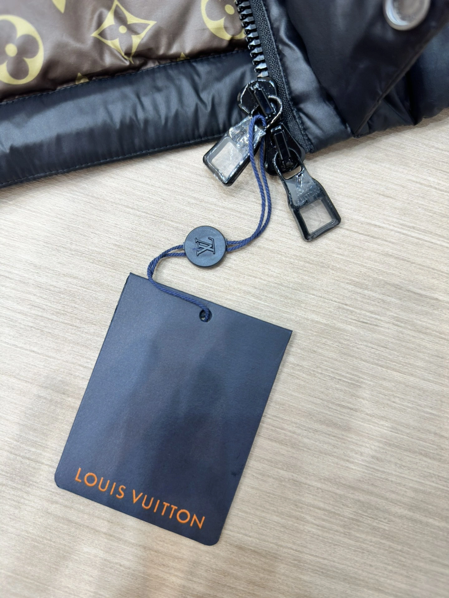 High fidelity Louis Vuitton Down Jackets