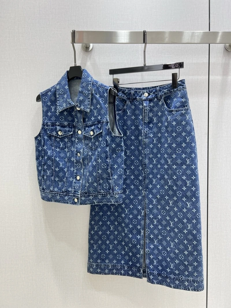High fidelity Louis Vuitton Dress Suits