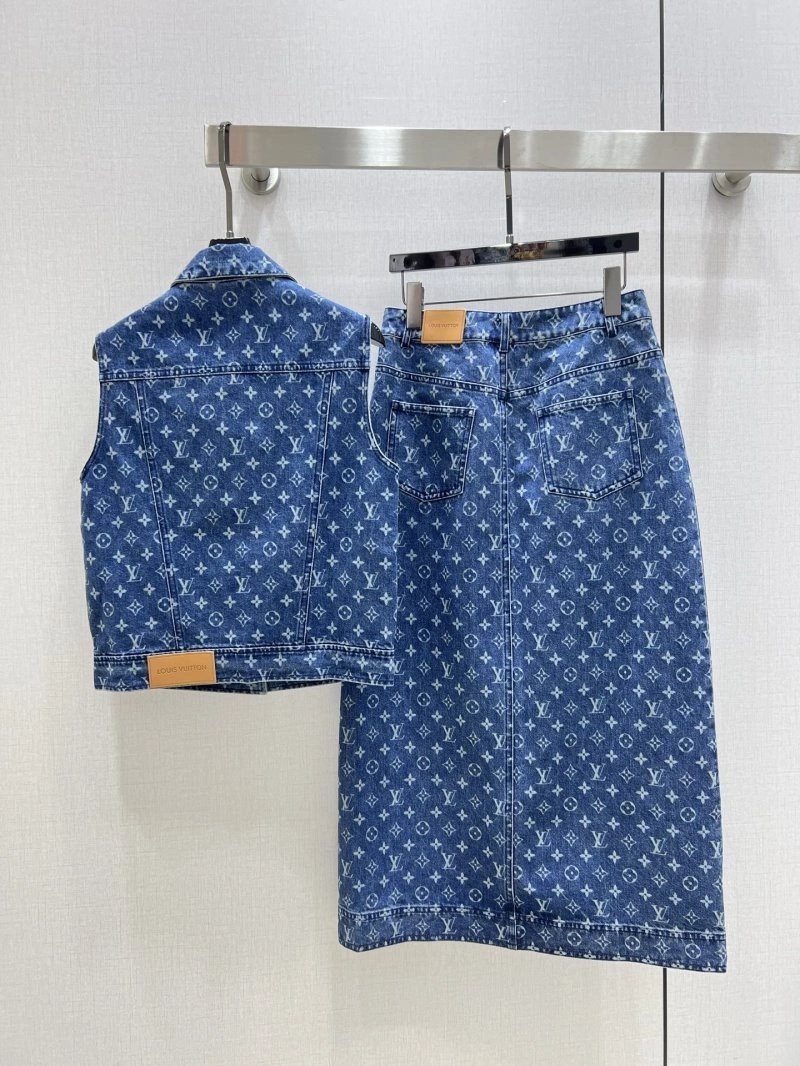 High fidelity Louis Vuitton Dress Suits