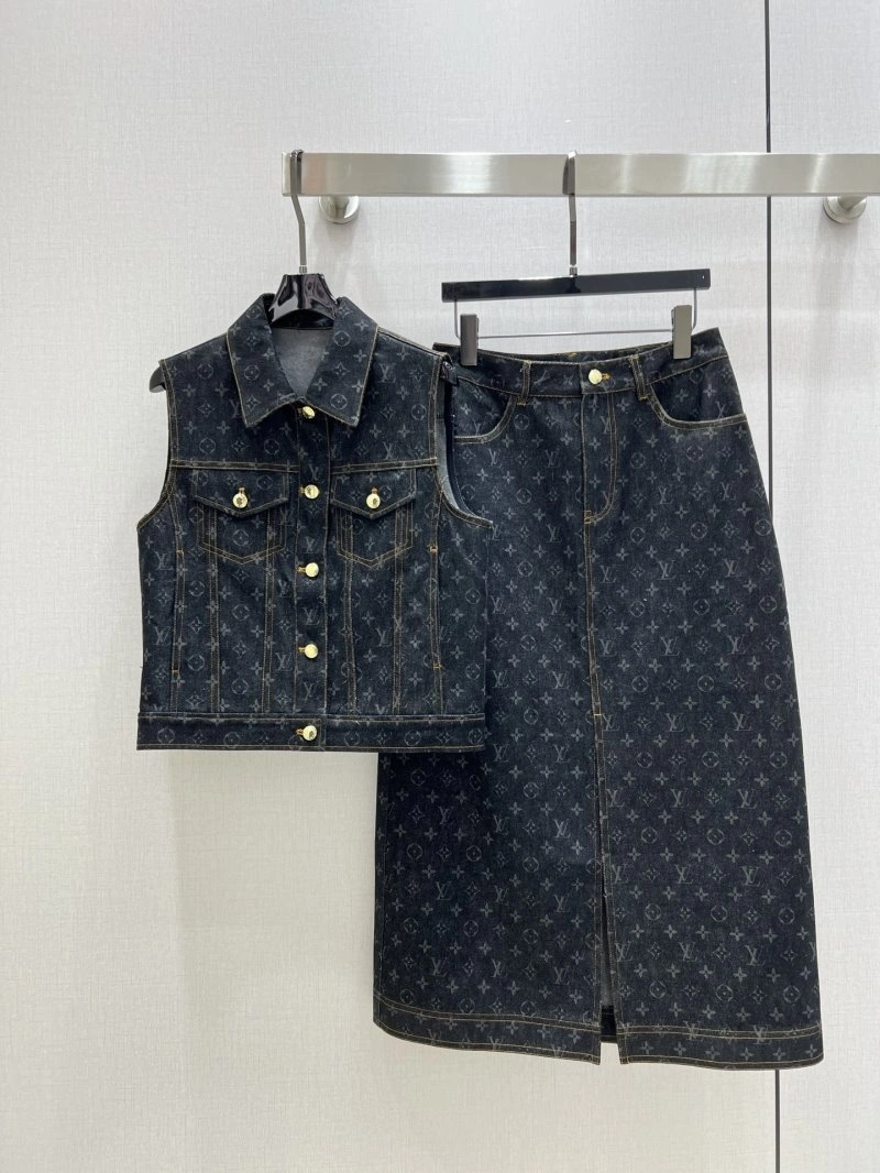 Precise copy Louis Vuitton Dress Suits