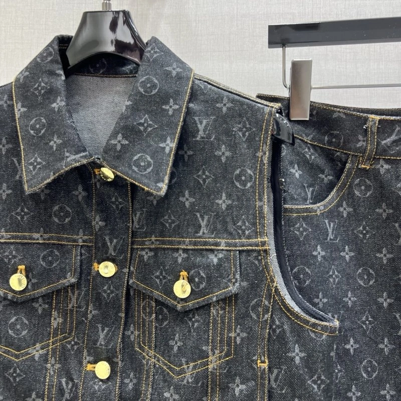 Precise copy Louis Vuitton Dress Suits