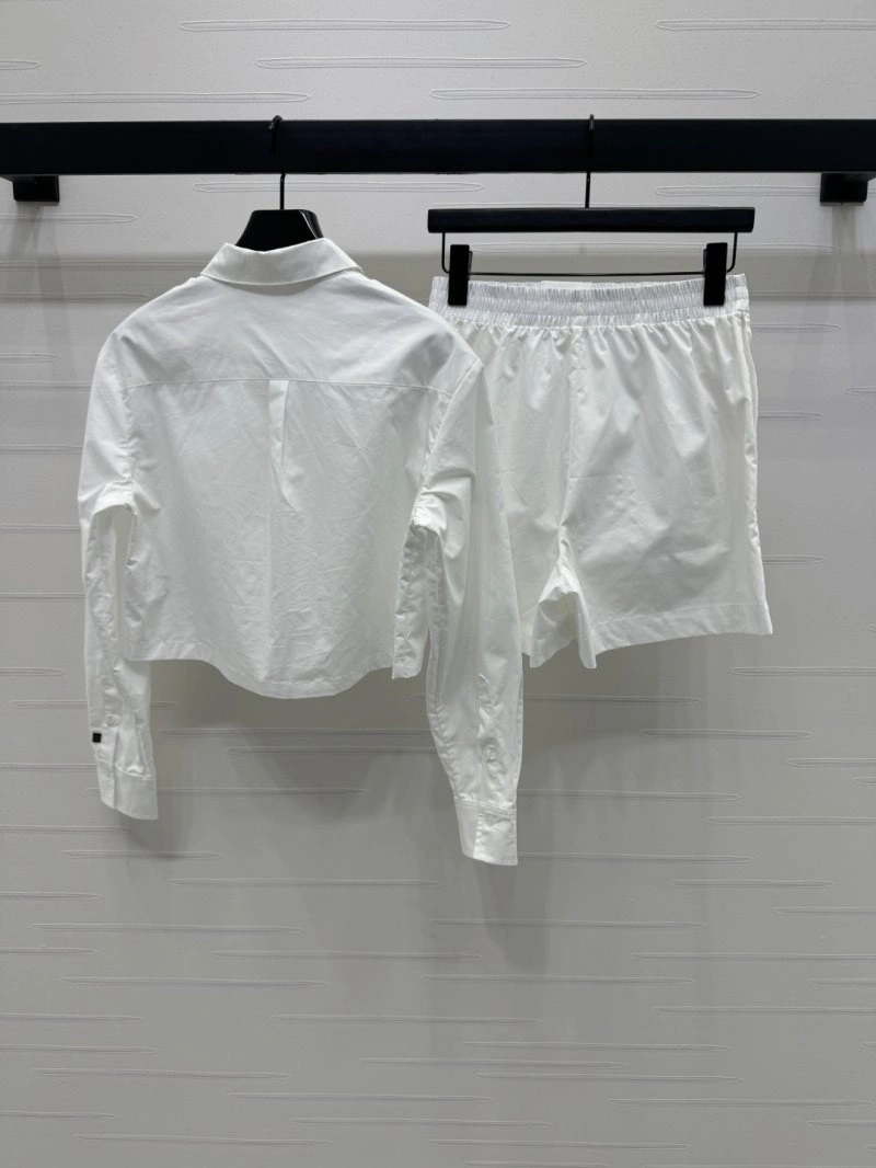 Reasonably priced Louis Vuitton Dress Suits