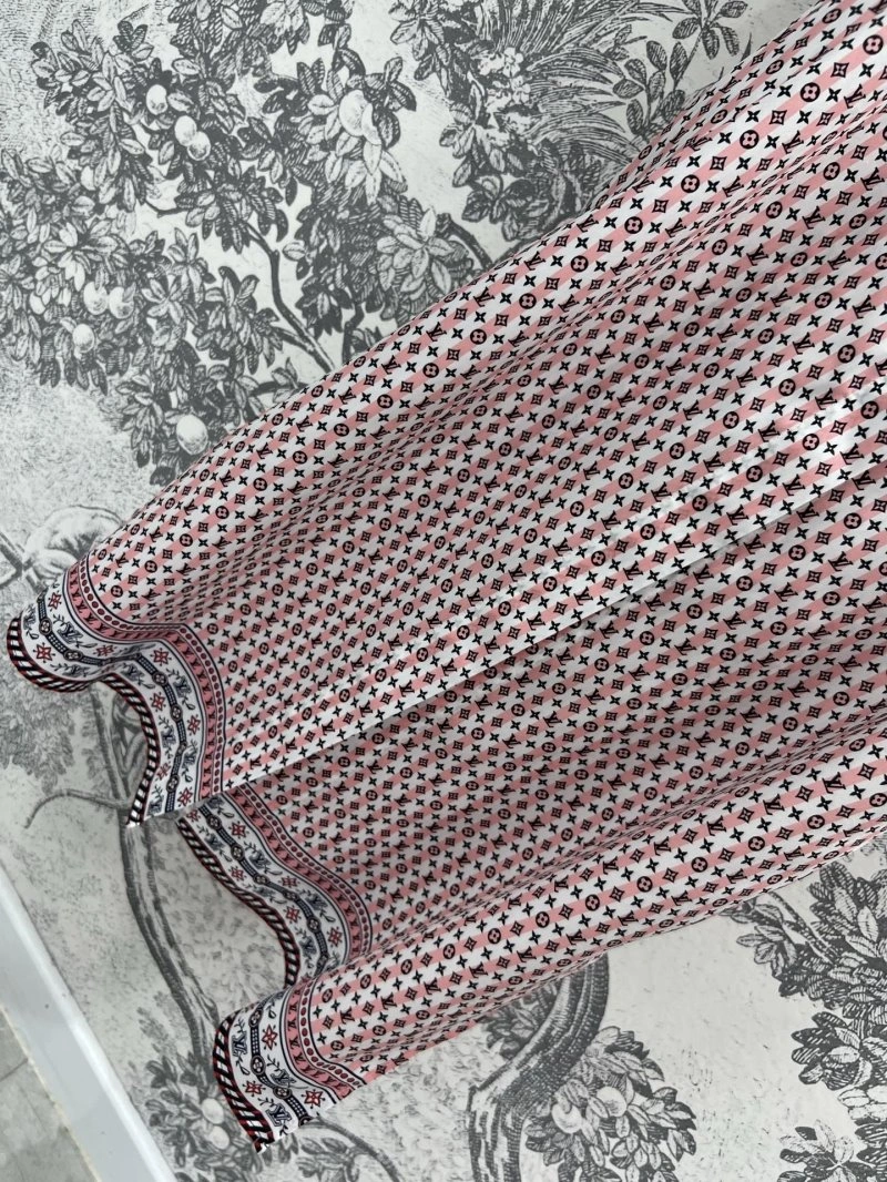 Precise copy Louis Vuitton Dress