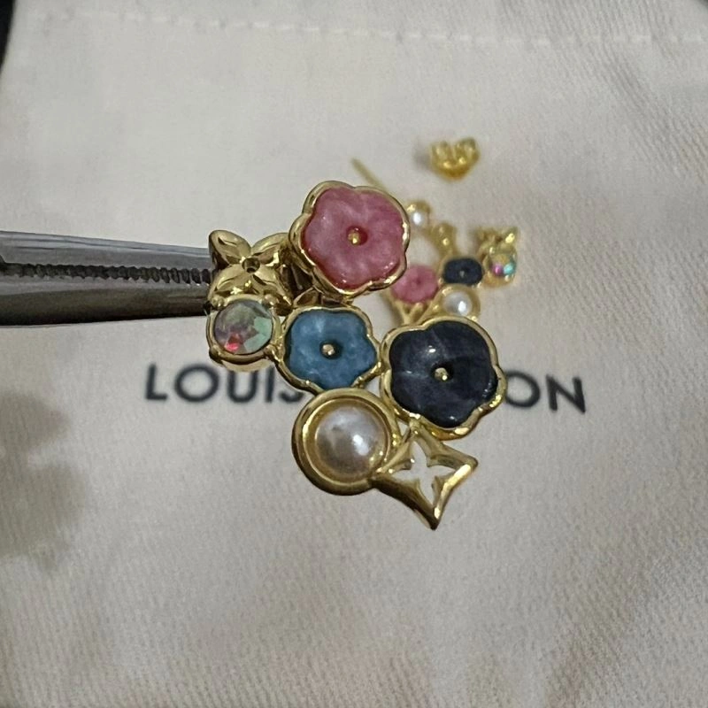 Exact replica Louis Vuitton Earrings