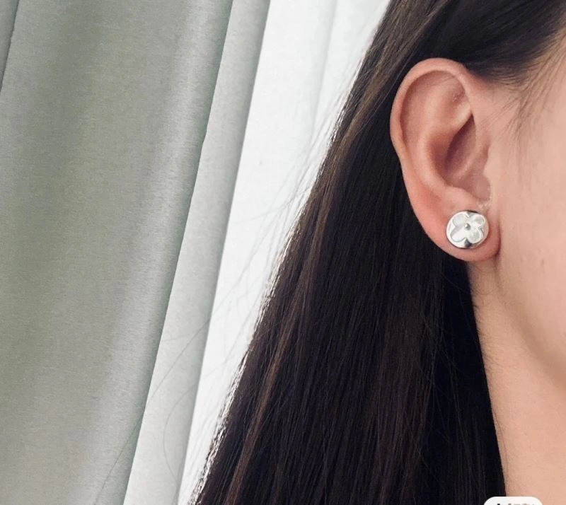 Cut-rate Louis Vuitton Earrings