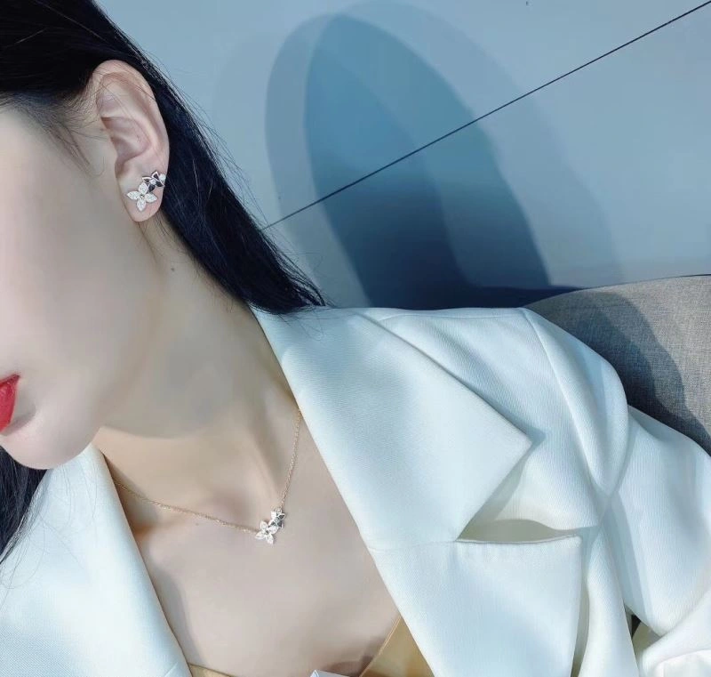 Bargain Louis Vuitton Earrings